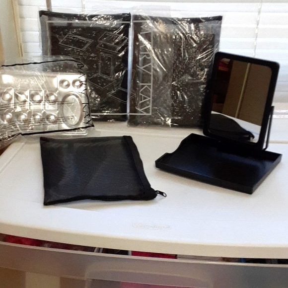 Mary Kay | Makeup | Mary Kay Party Mirrors Lot Of 3 With Trays And ...